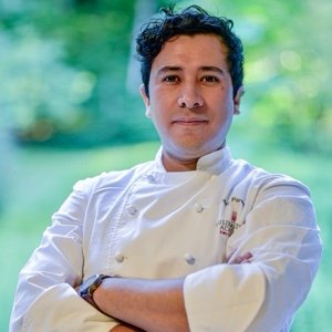 Adrián Paredes - F&B Manager @ Cantina Kahlo | Gronda