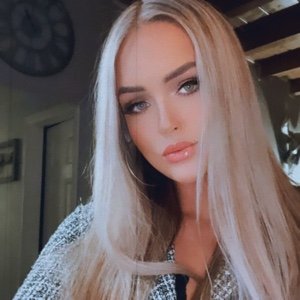 Liora Delaney - Waitress @ Vibe Concepts | Gronda