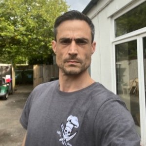 Chris Barker - Head chef @ Chef2thebones | Gronda