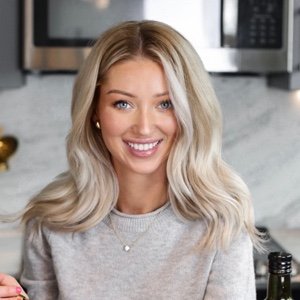 Bri Baker - Digital Creator @ Plating Queen LLC | Gronda